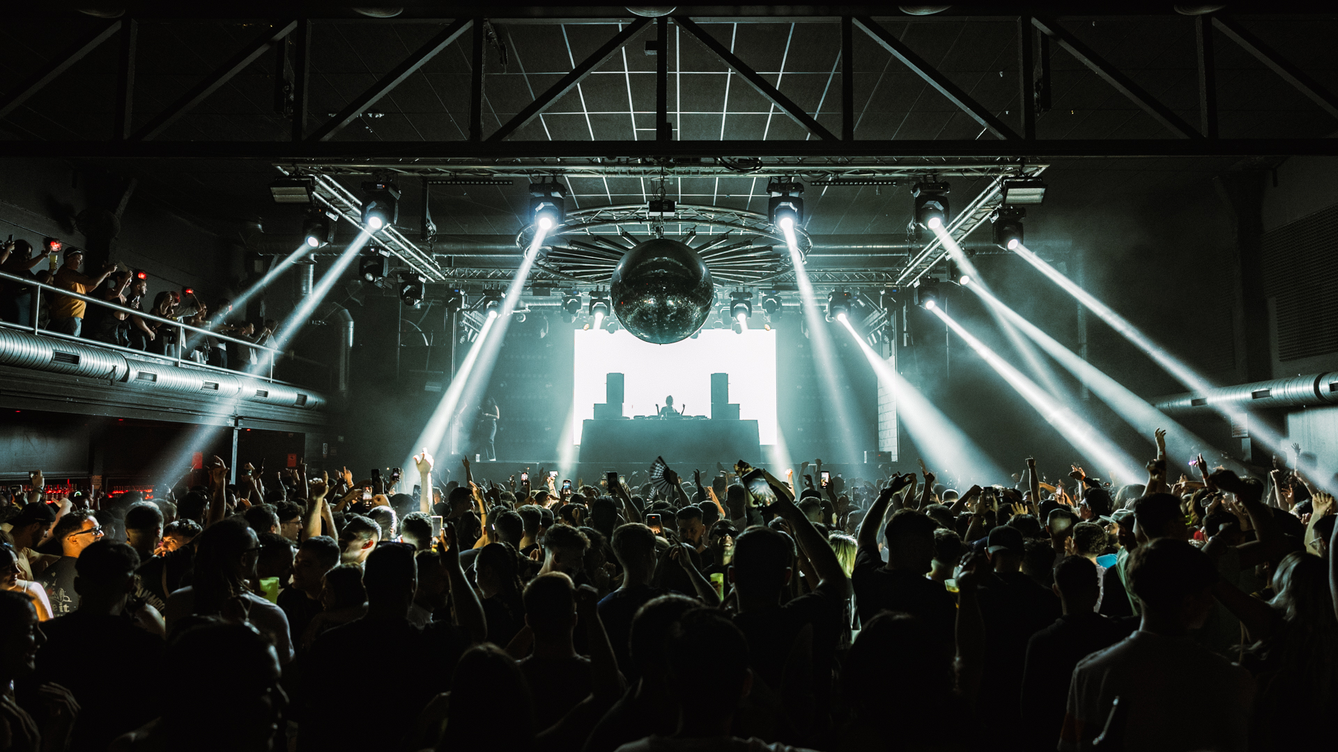 Vitalic presenta su live en Industrial Copera